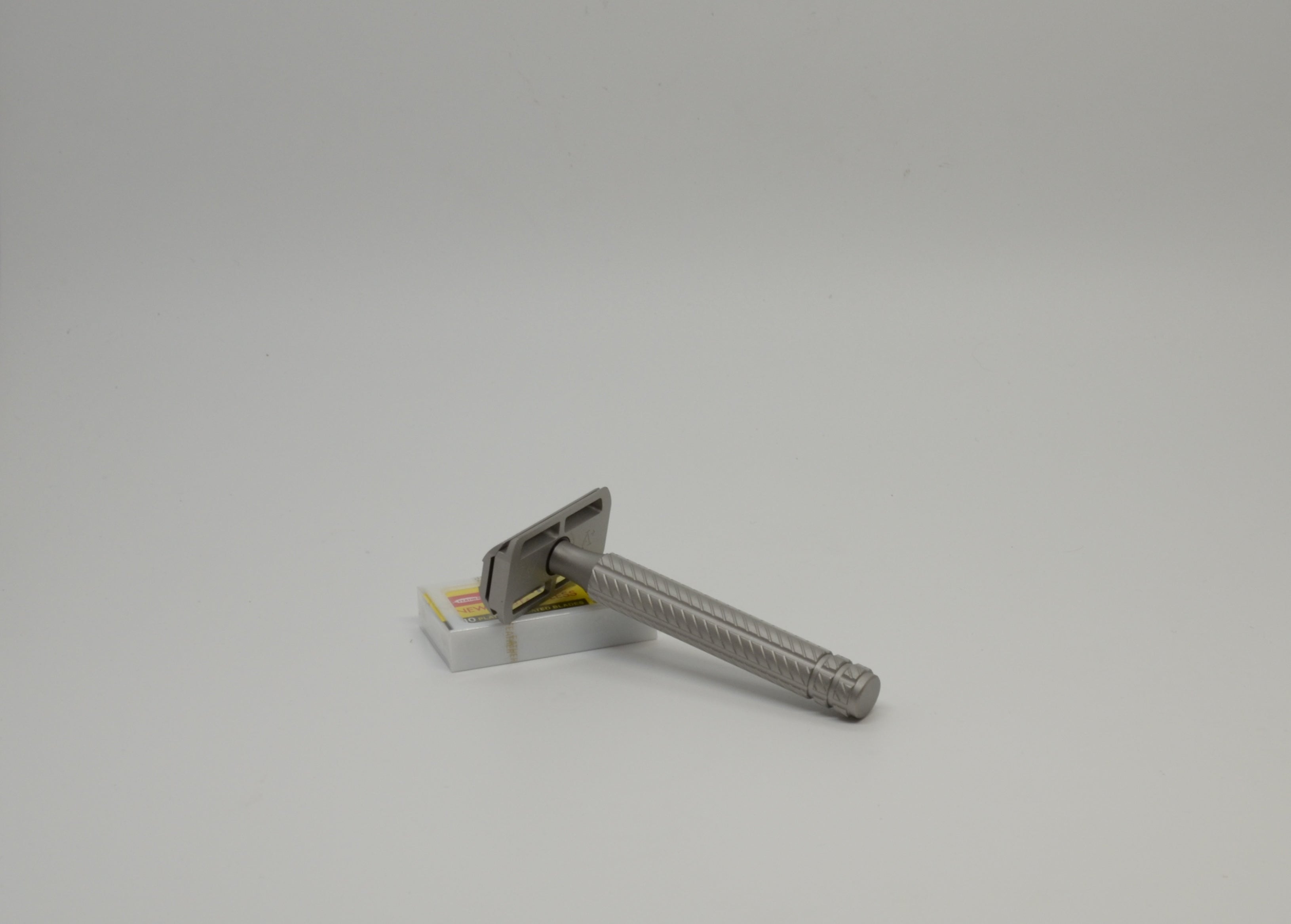 The APEX SATIN PLUS -SS Razor – ANTICATURA