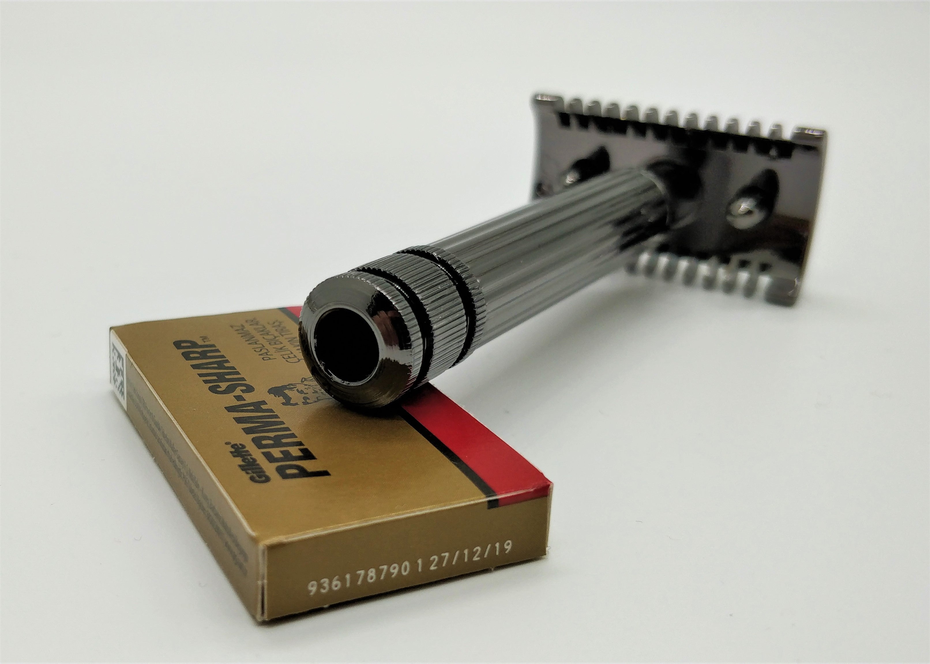 Fatip grande black metal open comb – ANTICATURA